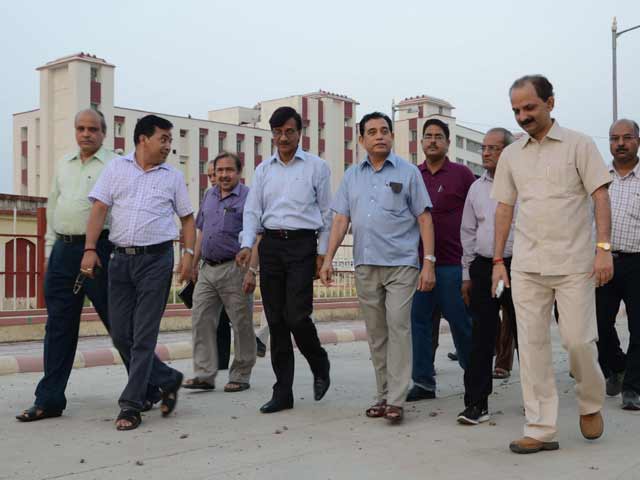Bhu Vc Visited Trauma Center - Varanasi News