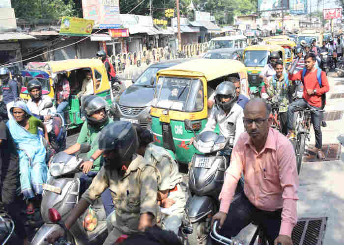 Traffic Jam In Major Areas Of Lucknow Throughout The Day - Lucknow News