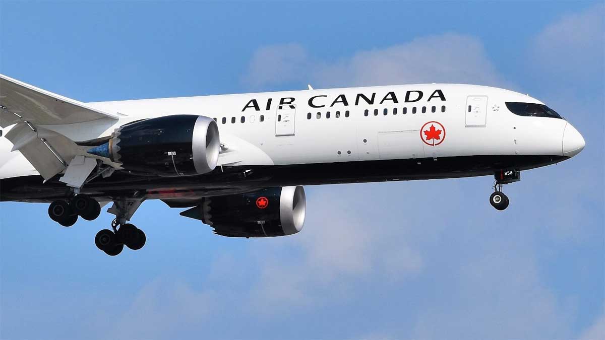Air Canada Pilot Flew 900 Flights Without Required License For 17 Years ...
