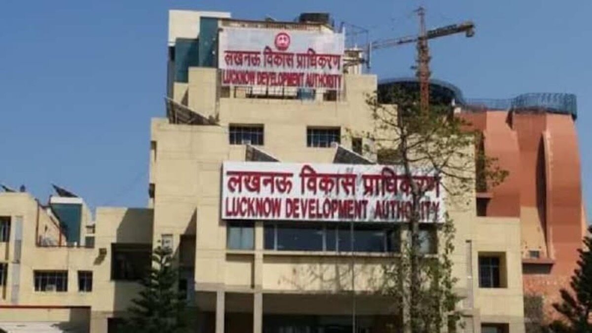Lucknow News: 100 Meter Long Skywalk To Be Built Near Lulu Mall ...
