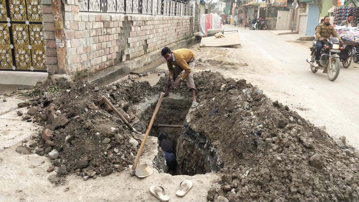 Public Facing Problems Due To Continuous Digging Of Road In Doon ...
