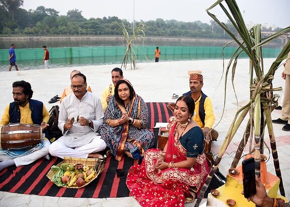 Glory Of Chhath Started Appearing On The Ghats - Lucknow News