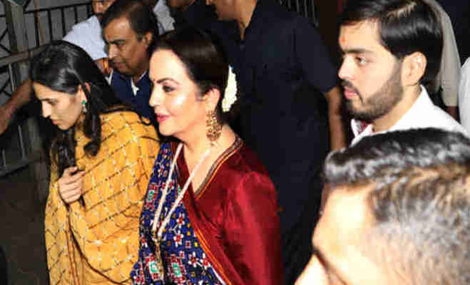 Russell Mehta Daughter Shloka Accompanies Mukesh Ambani Family At ...