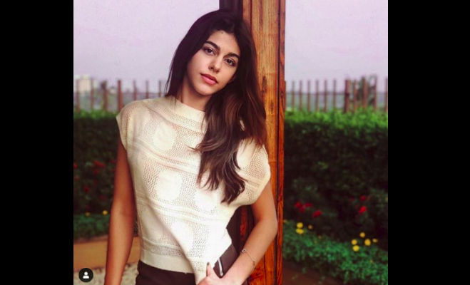 Pooja Bedi Daughter Aalia Eff Is Ready To Do Debut In 2019- पूजा बेदी ...