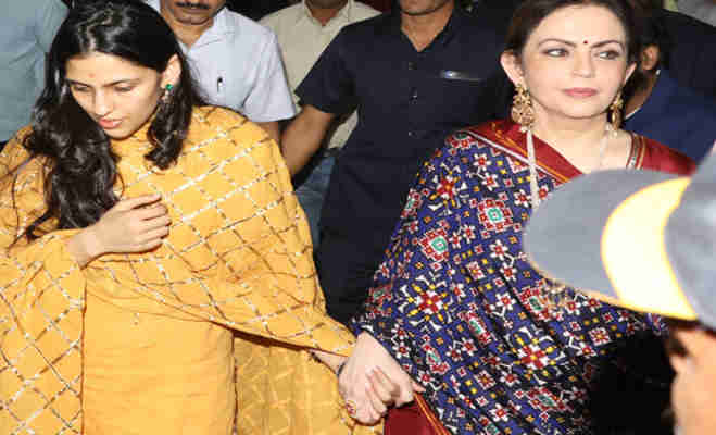 Russell Mehta Daughter Shloka Accompanies Mukesh Ambani Family At ...