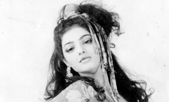 Mamta Kulkarni Completes 25 Years In Bollywood By Debiting From Tiranga ...