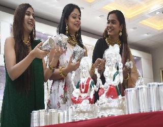 Dhanteras 2023 Know About Yam Diya Shubh Muhurat Significance Of Yama ...