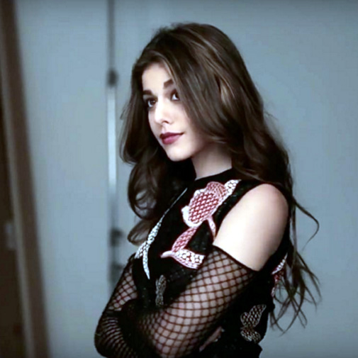 See Hot And Glamorous Photoshoot Of Pooja Bedi Daughter Aalia Ebrahim ...