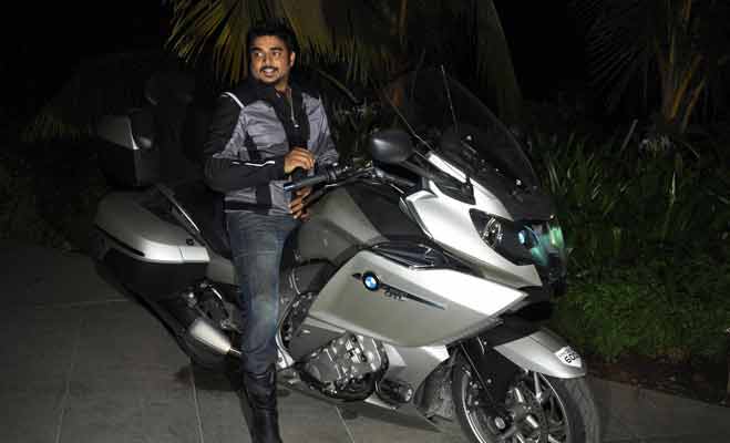 Top 10 Bollywood Stars And Their Bikes Collection- ये दस बॉलीवुड सितारे ...