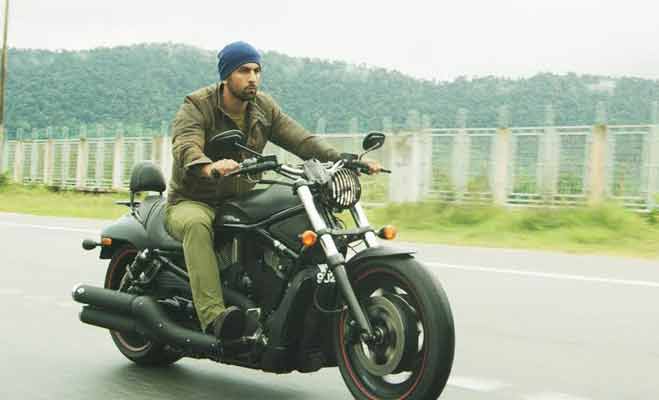Top 10 Bollywood Stars And Their Bikes Collection- ये दस बॉलीवुड सितारे ...