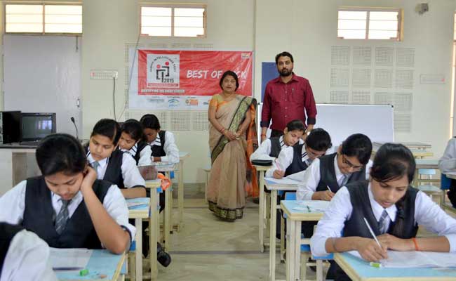 Indian Intelligence Test Organised At Gorakhpur, Photo Gallery Inext Live