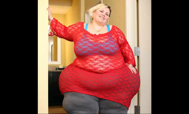 They Dont Get Women Like Me In The UK Woman With EIGHT FOOT Hips Makes ...