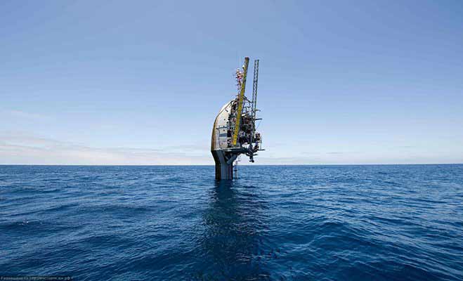 RV FLIP Ship That Can Rotate 90 Degrees In The Water- पानी में सीधा ...