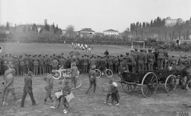 Britain Vs Germany Football Match During World War 1 On Christmas Day ...