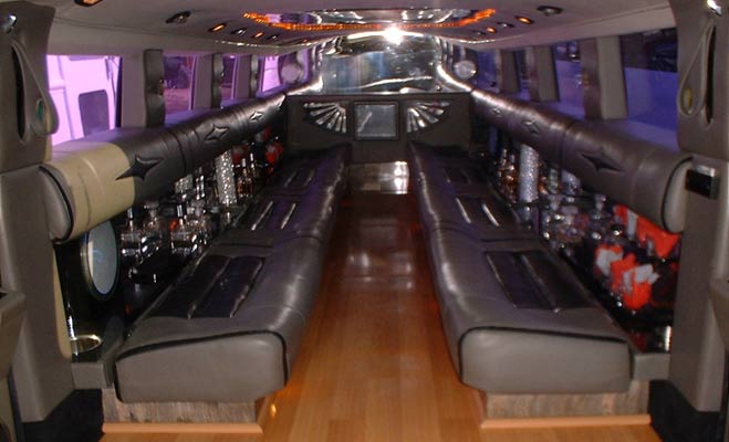 World Longest Car Limousine 100ft Long Car With Swimming Pool- 26 ...