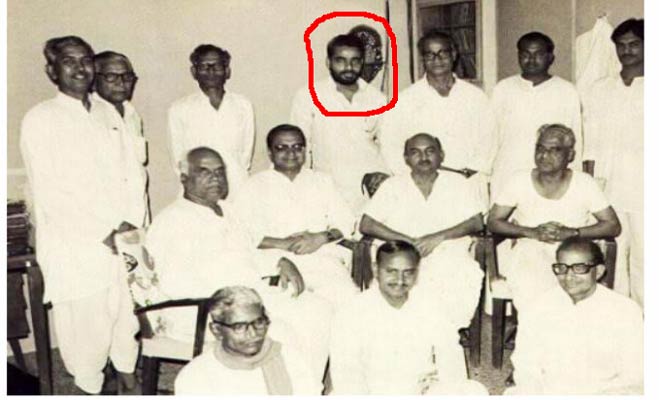Picture Of A Young Narendra Modi Can You Find This- कौन हैं नरेंद्र ...