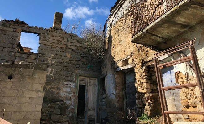 Ollolai Italy The Town Selling Homes For One Dollar- इटली में यहां बिक ...