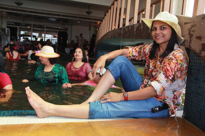 Goa Theme Pool Party In Bareilly, Photo Gallery Inext Live