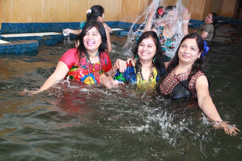 Goa Theme Pool Party In Bareilly, Photo Gallery Inext Live