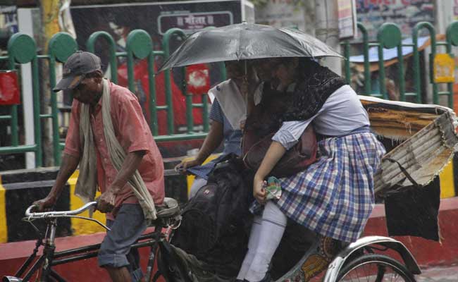 बरसात के मौसम में , Photo Gallery Inext Live