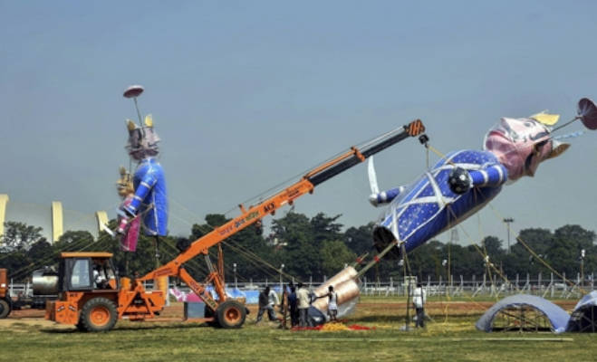 Different Vehicle Carries An Effigy Of Demon King Ravana For ...