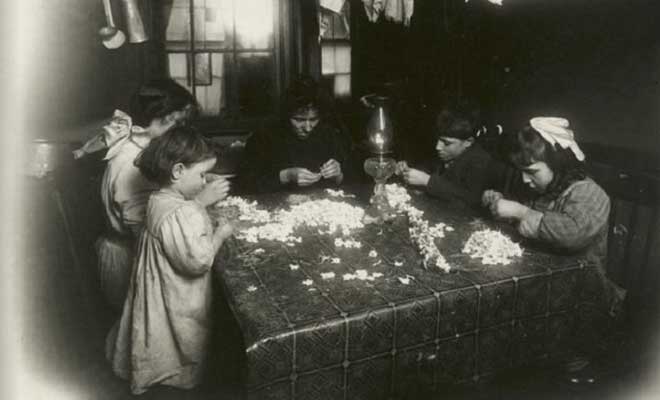 See The Historical And Heart Touching Pictures Of Child Labors In USA ...